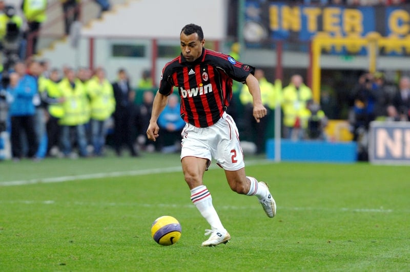 Famous Soccer Players With The Number 2 Jersey - Movin993