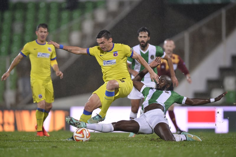 Soccer Defender: A Comprehensive Guide - Movin993